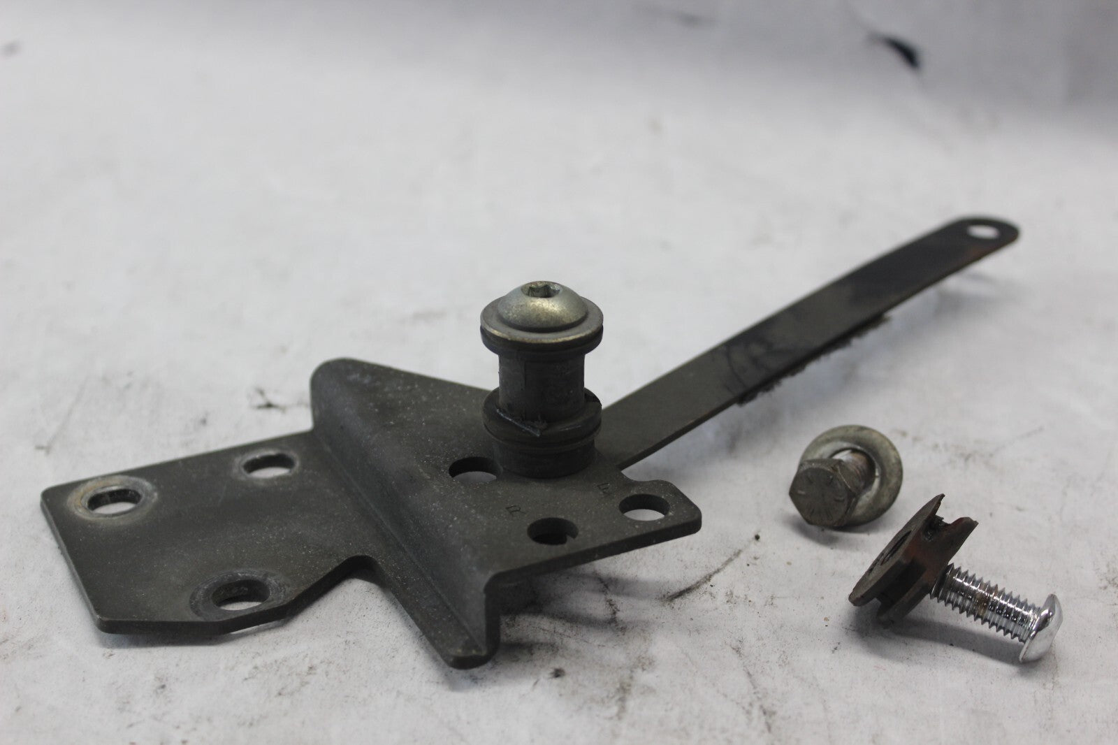 DOCKING POINT W/ SCREWS 2008 H-D ELECTRAGLIDE FLHT – Midwest DOCKING POINT W/ SCREWS 2008 H-D ELECTRAGLIDE FLHT – Midwest