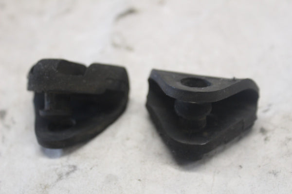 REAR SADDLEBAG RUBBER (2) 81255-MA1-770 1982 HONDA GL500I SILVERWING ...